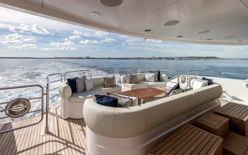 ANYA yacht for charter (Sunseeker, 40.05m, 2015)